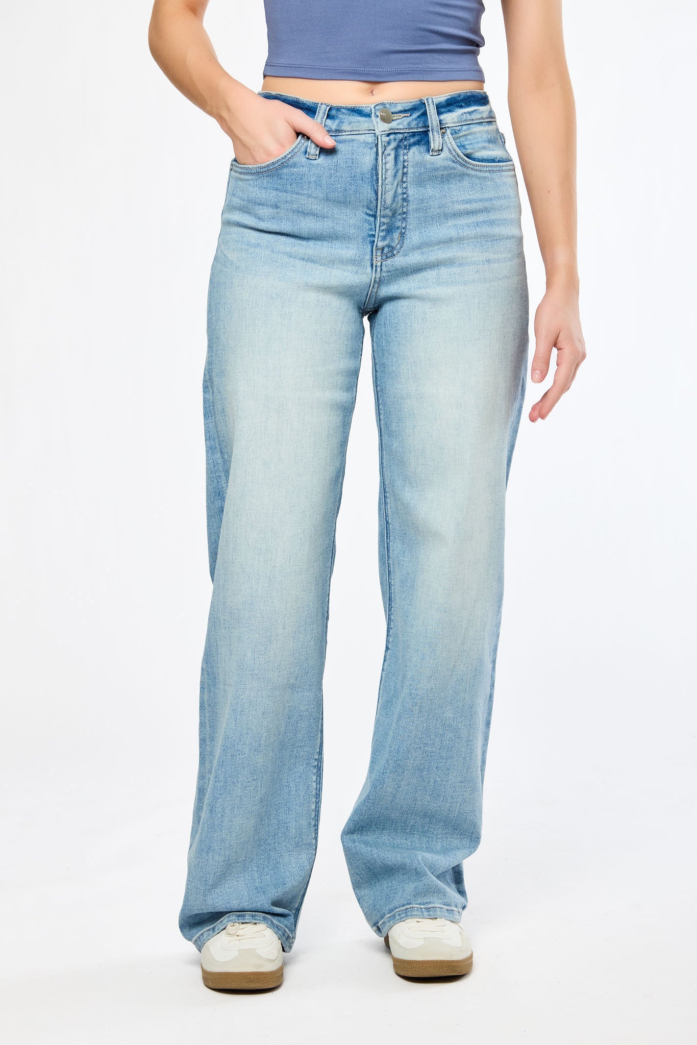 RFM Hailey Light Wash Wide-Leg Jean – Eclipse